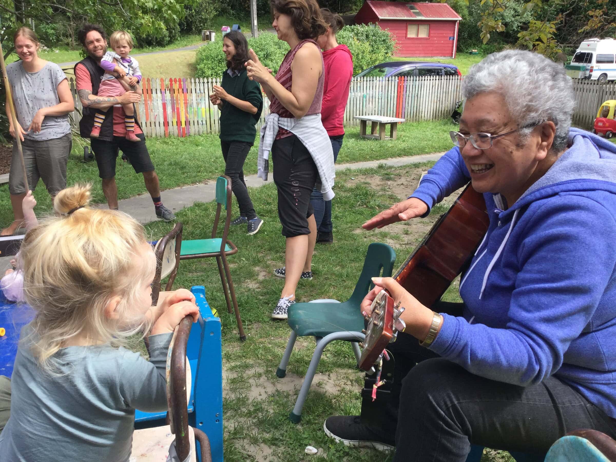 Children and parents learn te reo Māori together – Paekākāriki.NZ